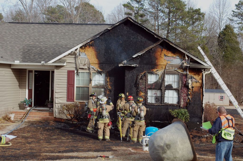 Grass fire spreads to house next door - Salisbury Post | Salisbury Post