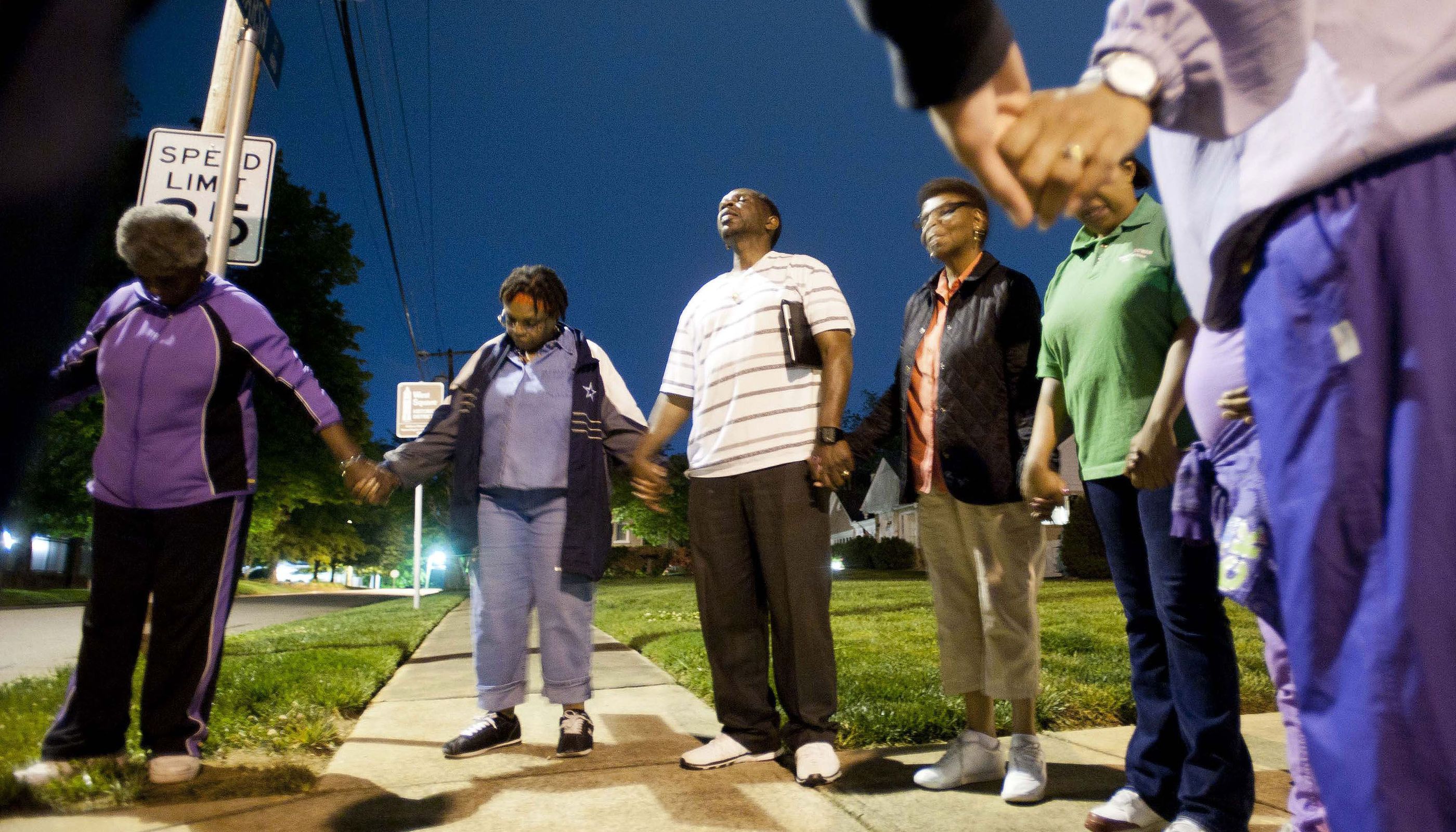Nightcrawlers bring prayer, comfort to troubled areas like West End ...