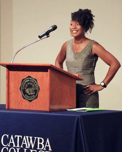CNN ‘Hero of the Year’ inspires students at Catawba summit | Salisbury Post