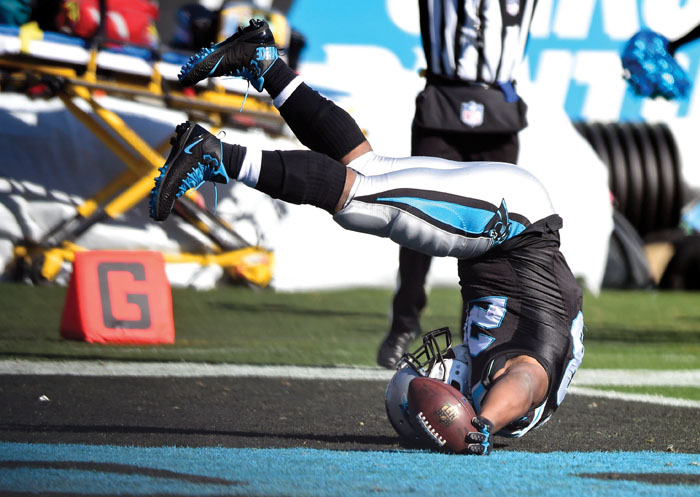 Stewart runs for 3 TDs, Panthers beat Vikings | Salisbury Post