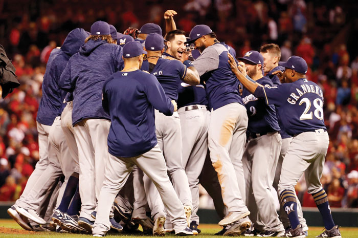 Brewers clinch playoff spot; Cubs also in | Salisbury Post