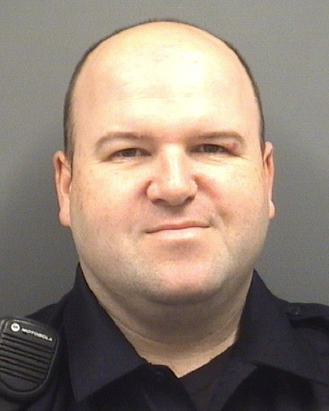 Sheriff’s Office: Two deputies injured, suspect shot during chase on U ...