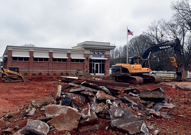 Rockwell Police Department settles into new building, awaits completion ...