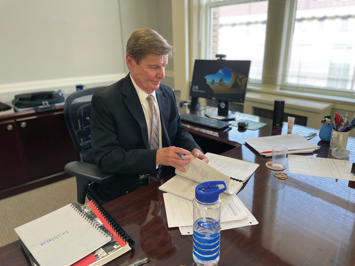 City Council interviewing city manager candidates this month as Hiatt’s ...