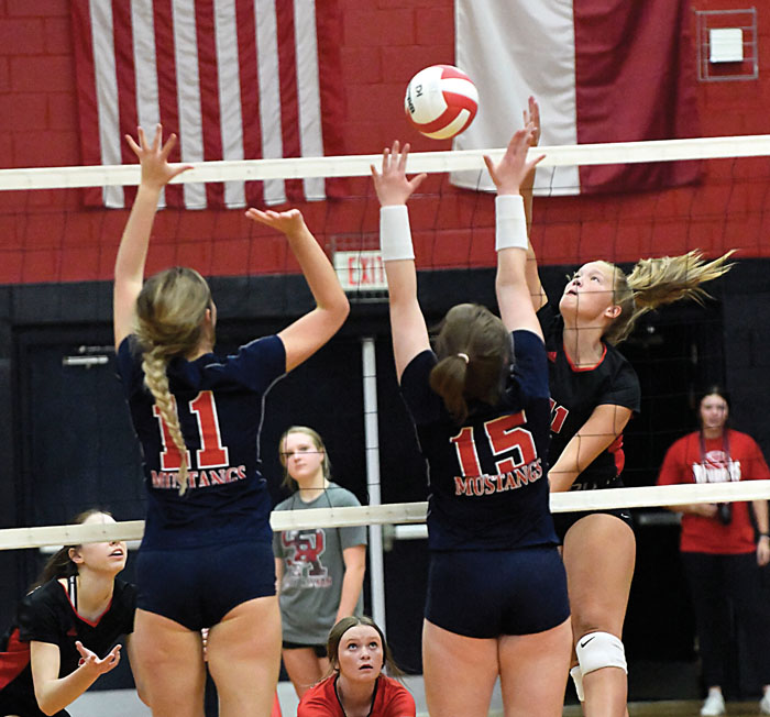 High school volleyball: South hands Mustangs first loss | Salisbury Post