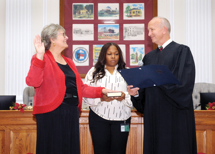Edds, Greene and Klusman take oath of office during commission meeting | Salisbury Post