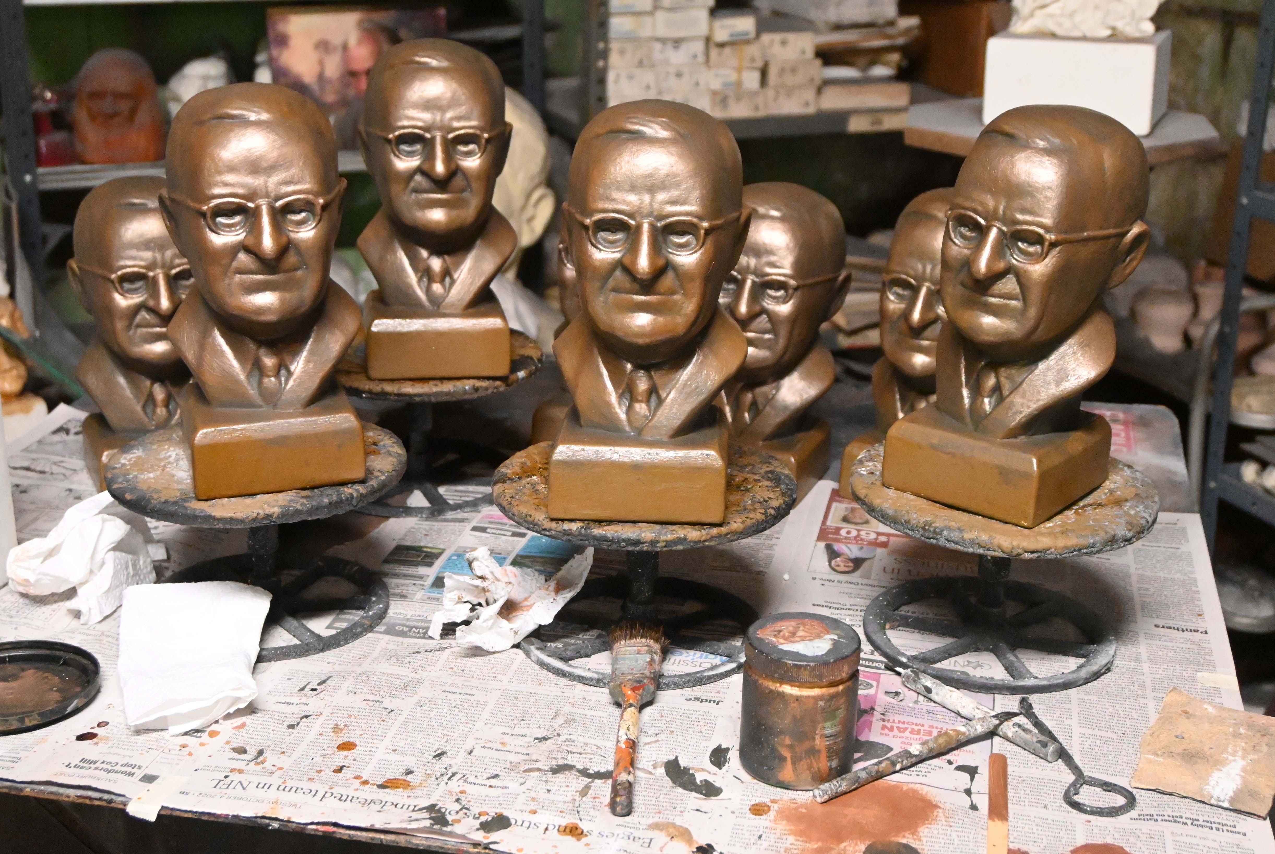 Great minds think alike: Local artist understands the big picture ...