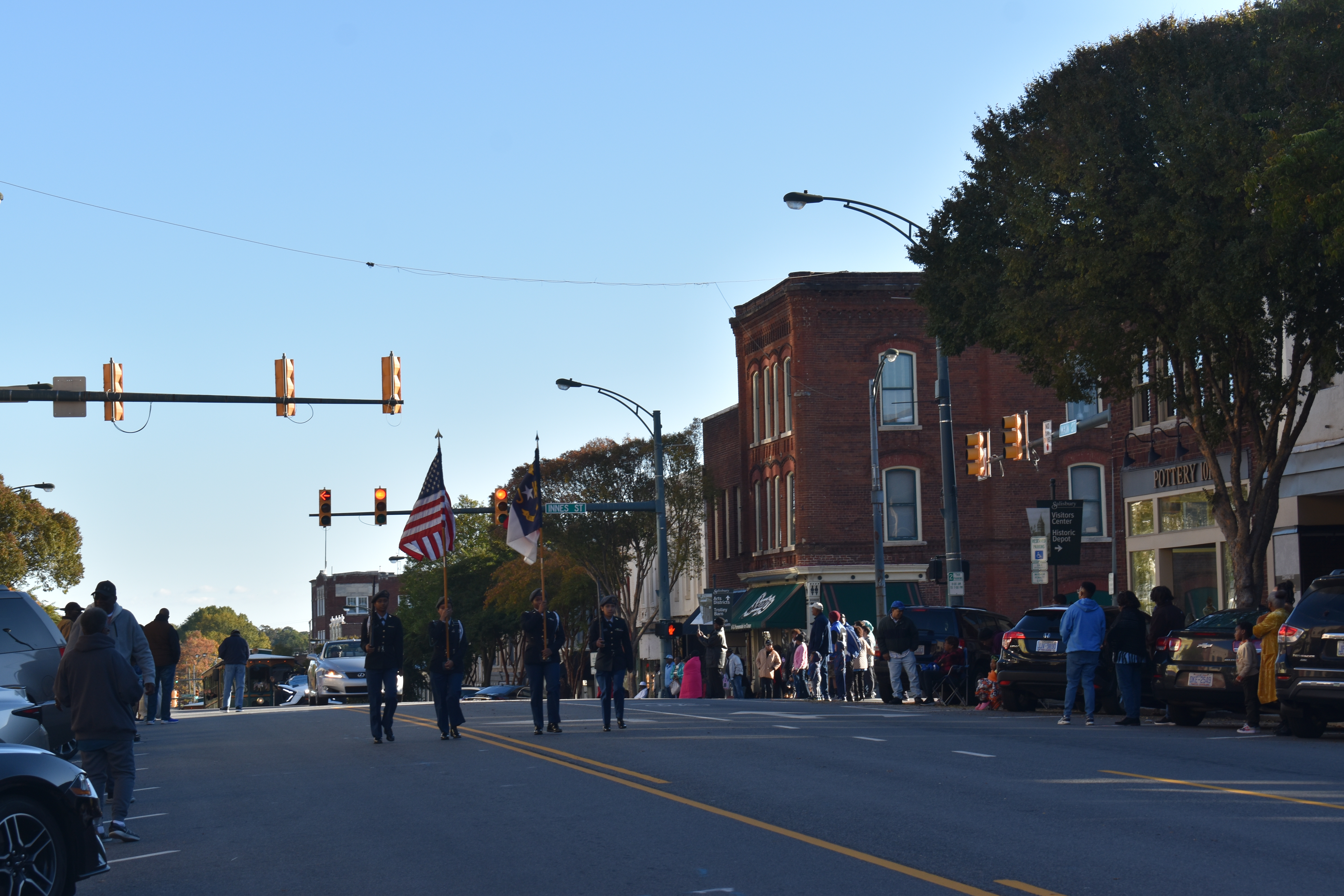 “StoneComing” parade shows off alumni, bands, floats on Main Street ...