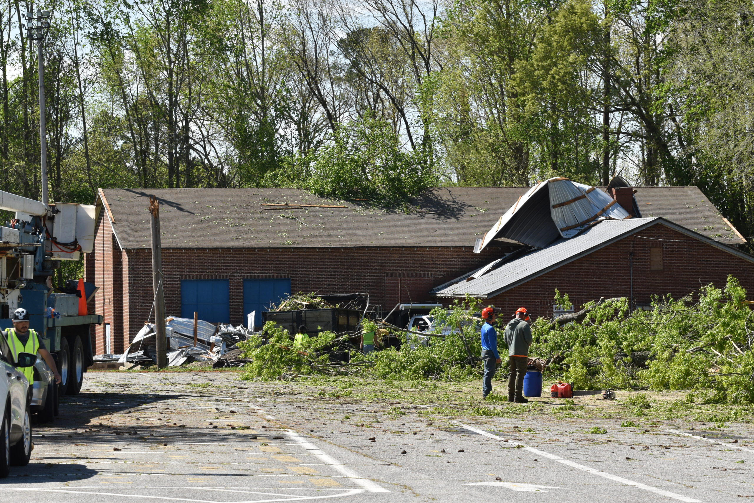 Mt. Ulla Elementary School closed after tornado rips roof off of gym ...
