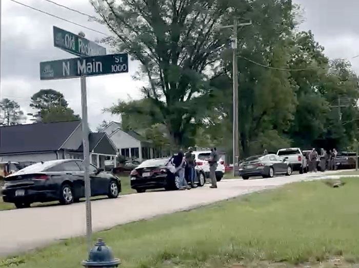 Warrant service disturbs nearby graduation | Salisbury Post