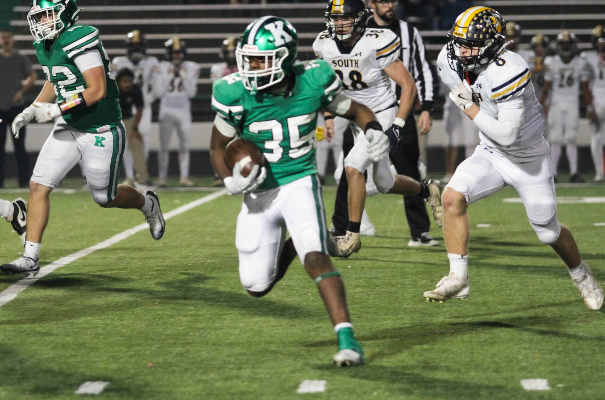 High school football: Reagan overwhelms Wonders in second half ...