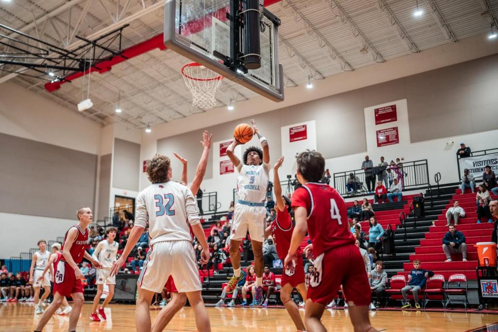 High school boys basketball: Mustangs hang on for 3rd victory ...